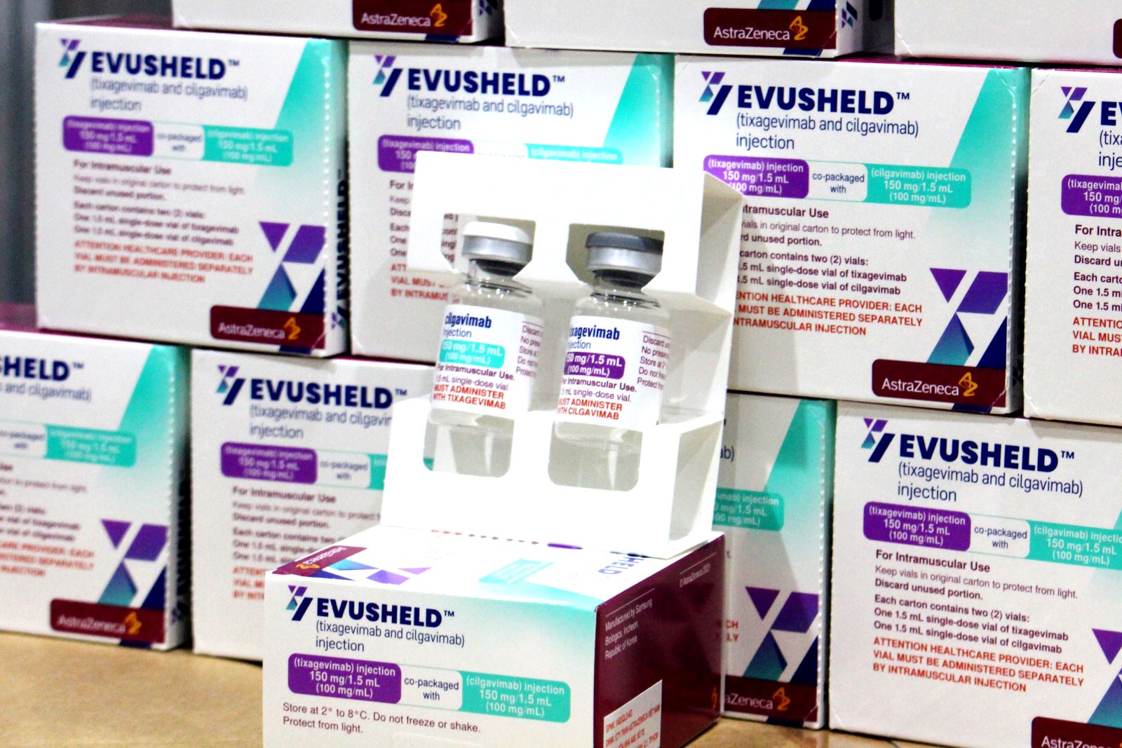 Những trường hợp nào được chỉ định tiêm Evusheld dự phòng COVID-19 ...