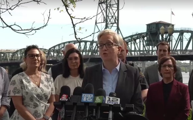 Động thái của bang Oregon sau khi Tổng thống Trump điều vệ binh tới ...