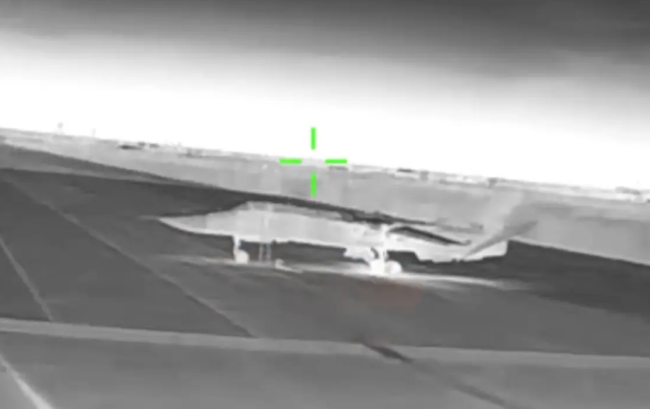 Video UAV Ukraine tấn công máy bay ném bom chiến thuật của Liên bang ...