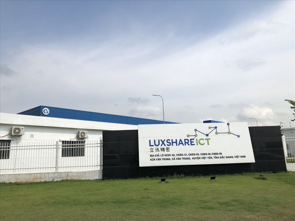 Công nhân Công ty Luxshare - ICT (Bắc Giang) đi làm trở lại | baotintuc.vn