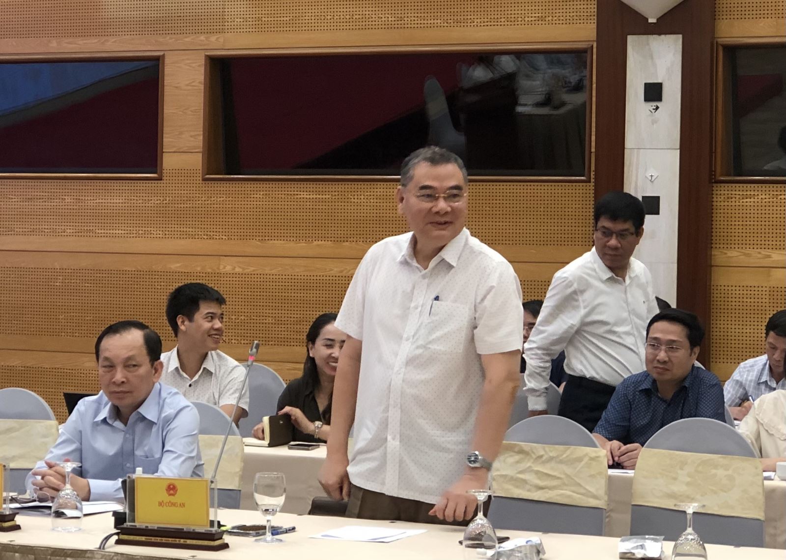 Nguyên kế toán trưởng AIC Đỗ Văn Sơn ra đầu thú | baotintuc.vn